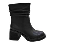 China Ladies Leather Boots for sale