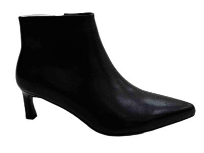 China Ladies Leather Boots for sale