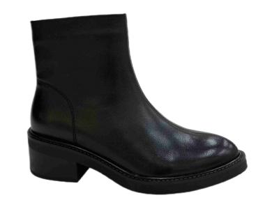 China Ladies Leather Boots for sale