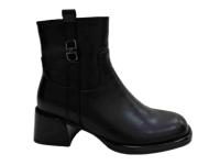 China Ladies Leather Boots for sale