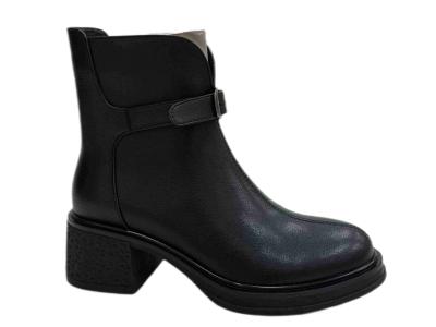 China Ladies Leather Boots for sale