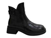 China Ladies Leather Boots for sale