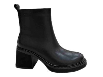 China Ladies Leather Boots for sale