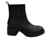 China Ladies Leather Boots for sale