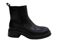 China Ladies Leather Boots for sale