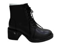 China Ladies Leather Boots for sale