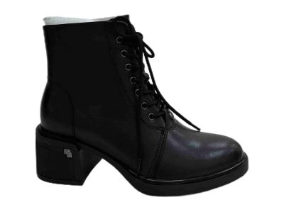 China Ladies Leather Boots for sale