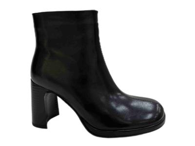 China Ladies Leather Boots for sale