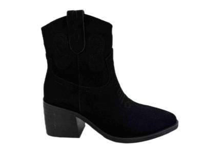 China Ladies Leather Boots for sale