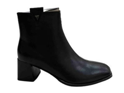 China Ladies Leather Boots for sale