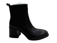 China Ladies Leather Boots for sale