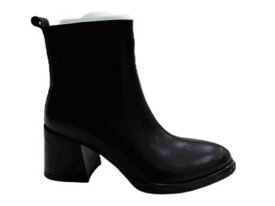 China Ladies Leather Boots for sale