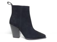China Ladies Leather Boots for sale