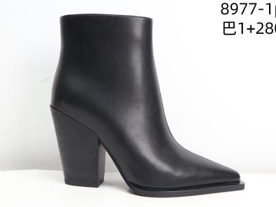 China Ladies Leather Boots for sale