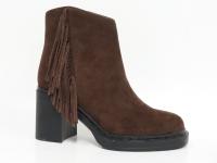 China Ladies Leather Boots for sale