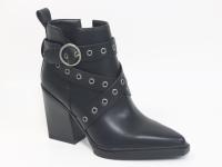 China Ladies Leather Boots for sale