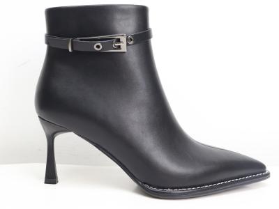China Ladies Leather Boots for sale