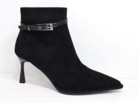 China Ladies Leather Boots for sale