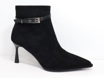 China Ladies Leather Boots for sale