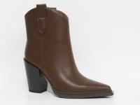 China Ladies Leather Boots for sale