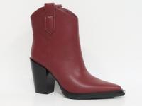 China Ladies Leather Boots for sale