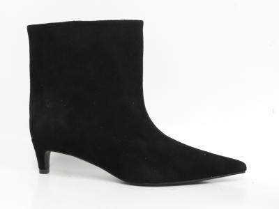 China Ladies Leather Boots for sale