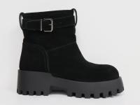 China Ladies Leather Boots for sale