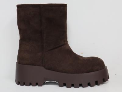 China Ladies Leather Boots for sale
