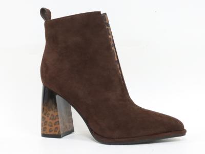 China Ladies Leather Boots for sale