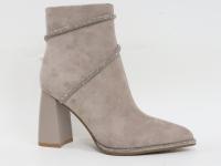 China Ladies Leather Boots for sale