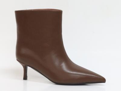 China Ladies Leather Boots for sale