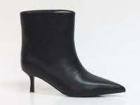 China Ladies Leather Boots for sale