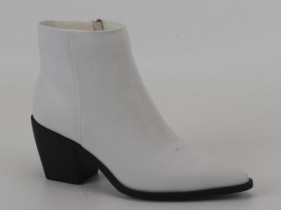 China Ladies Leather Boots for sale