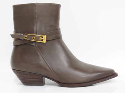 China Ladies Leather Boots for sale
