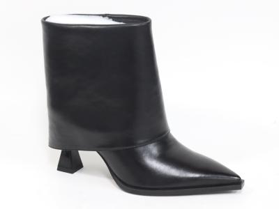 China Ladies Leather Boots for sale
