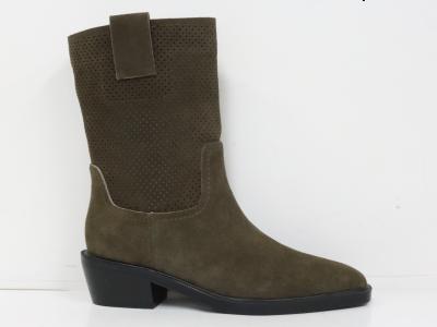 China Ladies Leather Boots for sale