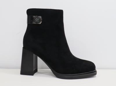 China Ladies Leather Boots for sale