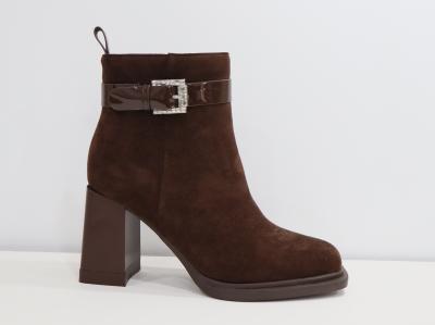 China Ladies Leather Boots for sale