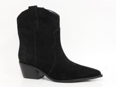 China Ladies Leather Boots for sale