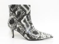 China Ladies Leather Boots for sale