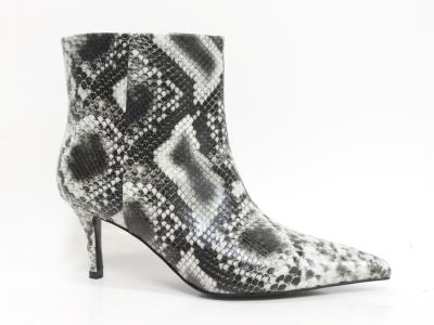 China Ladies Leather Boots for sale