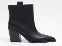 China Ladies Leather Boots for sale