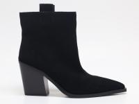 China Ladies Leather Boots for sale