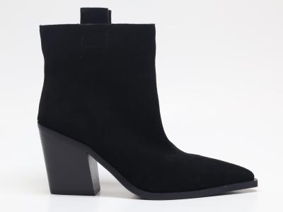 China Ladies Leather Boots for sale