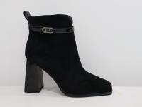 China Ladies Leather Boots for sale