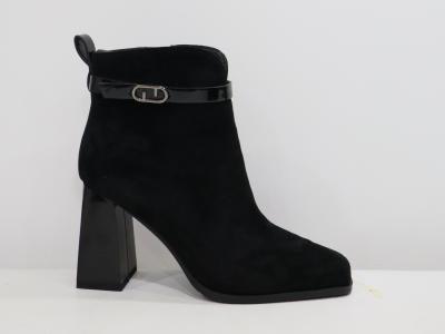 China Ladies Leather Boots for sale
