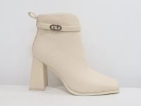 China Ladies Leather Boots for sale