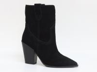 China Ladies Leather Boots for sale