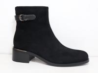 China Ladies Leather Boots for sale