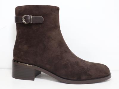 China Ladies Leather Boots for sale